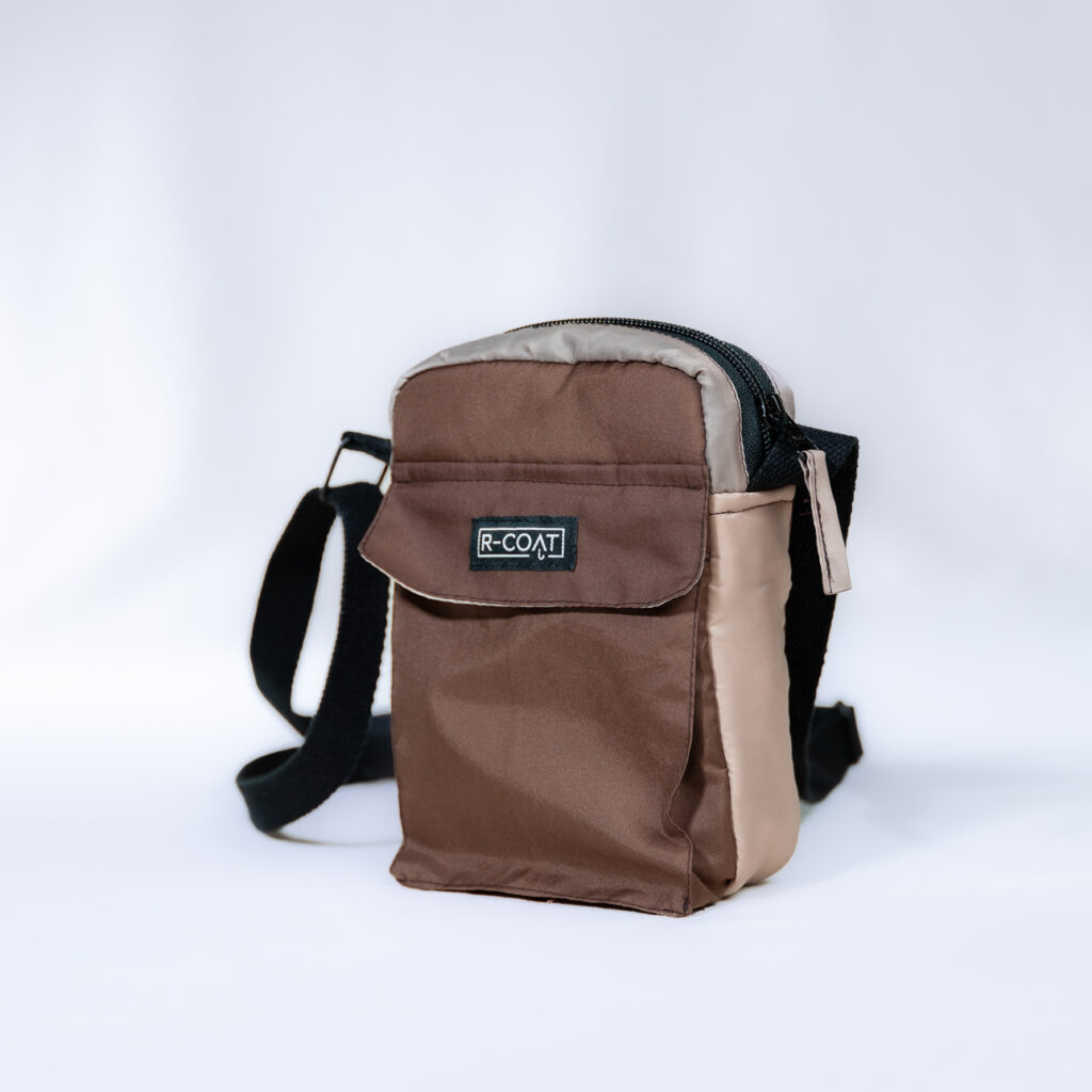 R-Coat – broken umbrellas into fashion